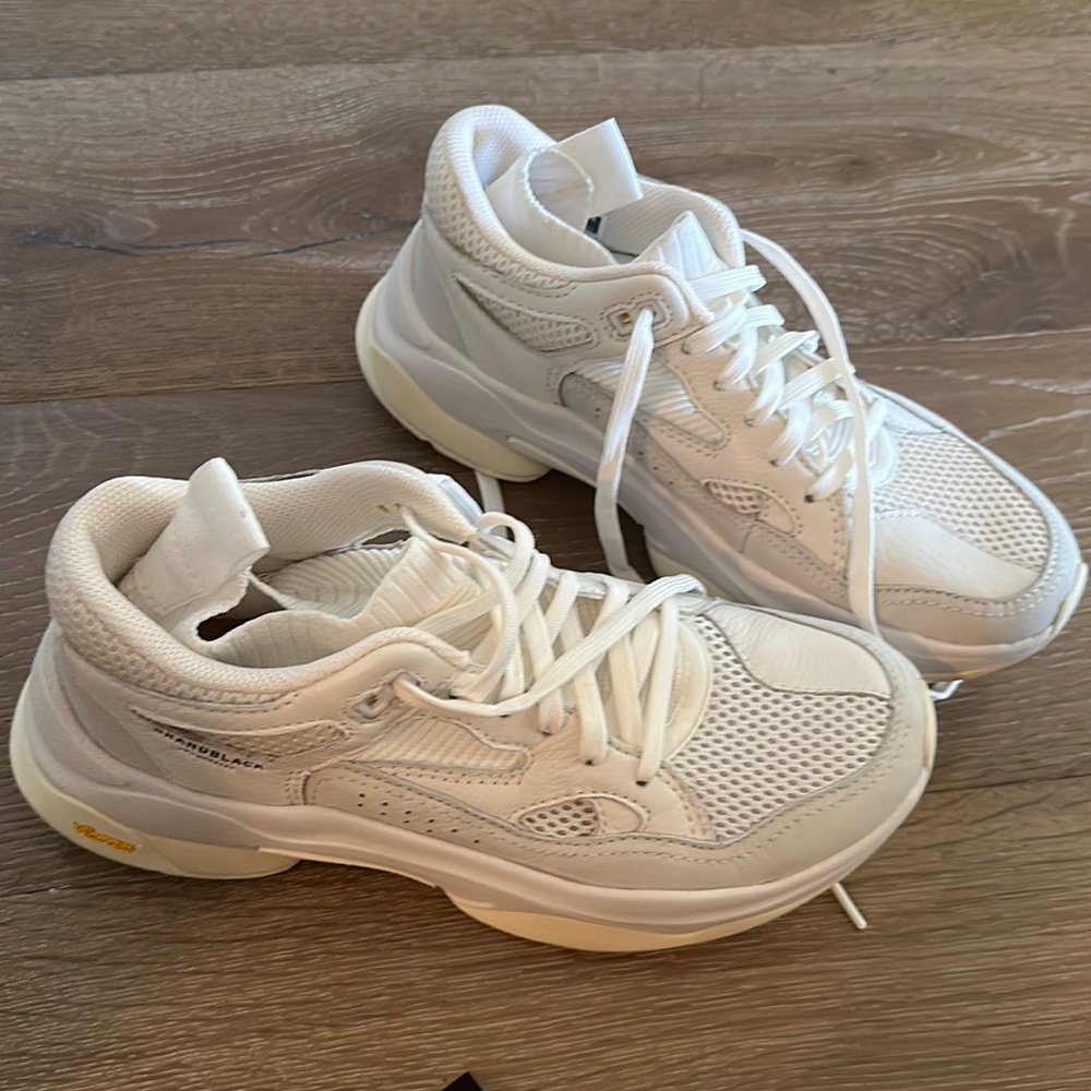 Brand Black Los Angeles Vibram White Shoes - Gem